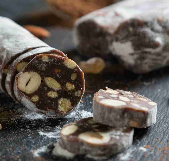 Choklad-salami recept på en no-bake chokladkaka - Salame di Cioccolata